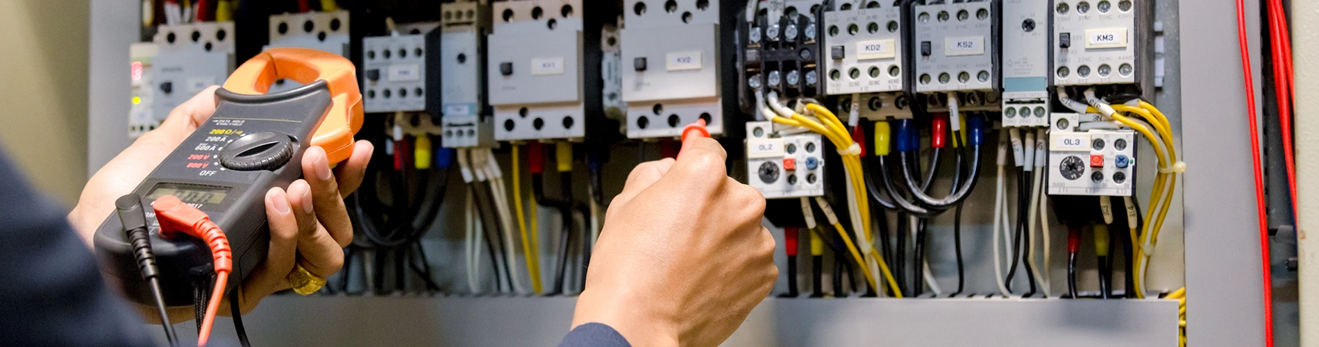 Electrical Contractor Jumeirah Golf Estate - Electrical Technician